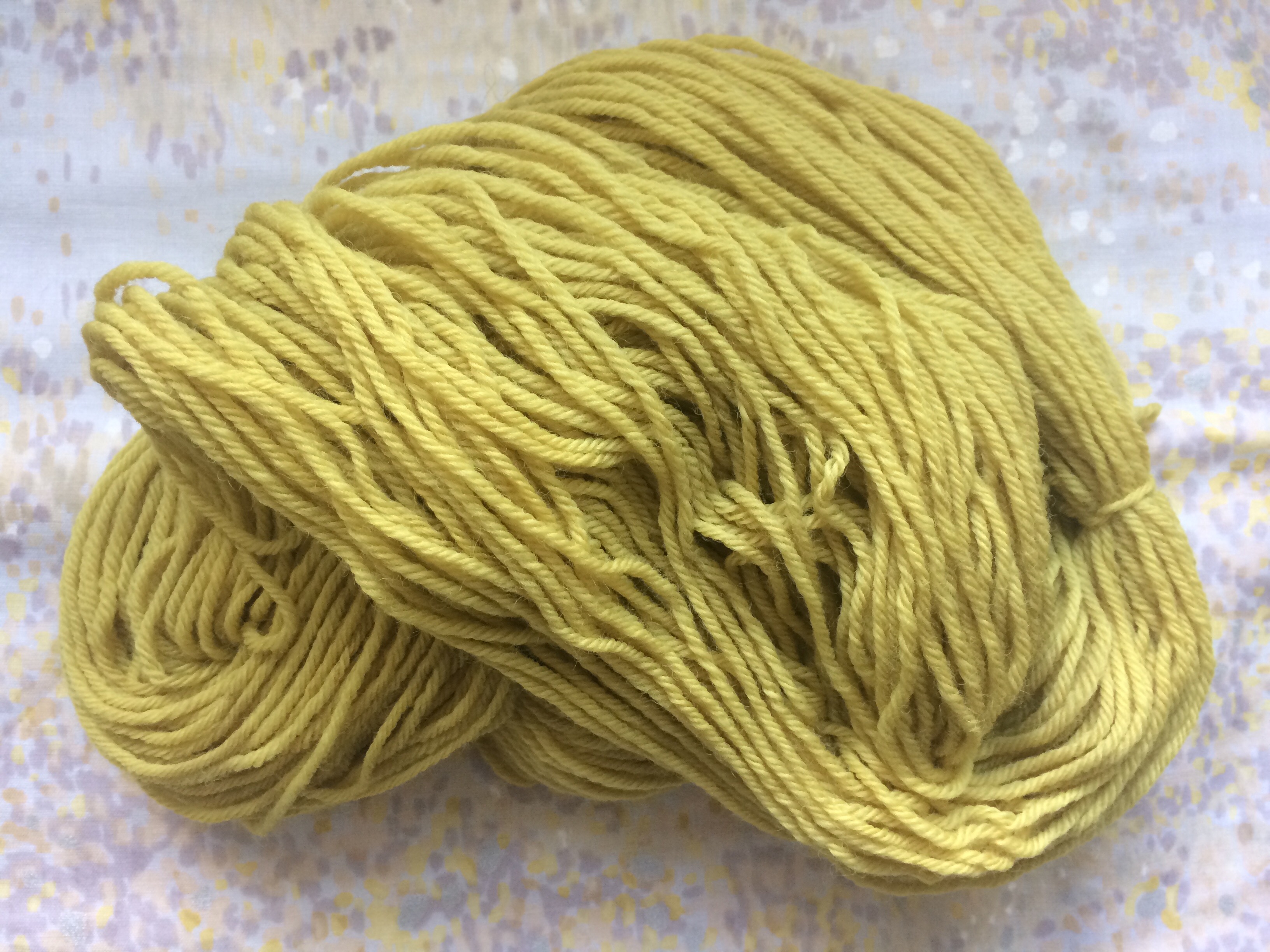 Getting started in natural dyeing: daffodil yarn! | yarnful